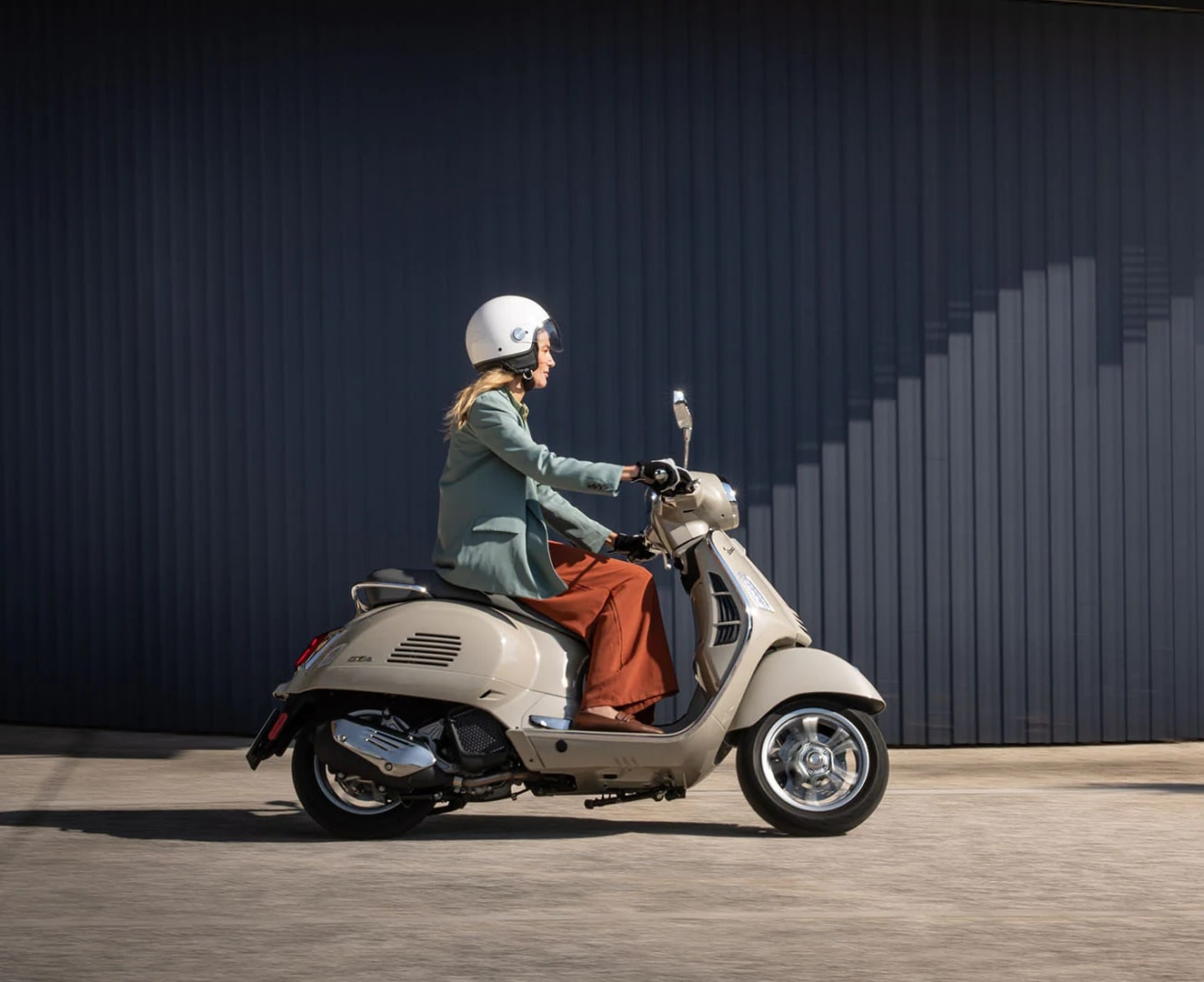 VESPA GTS 300 - piaggiogroup.ba