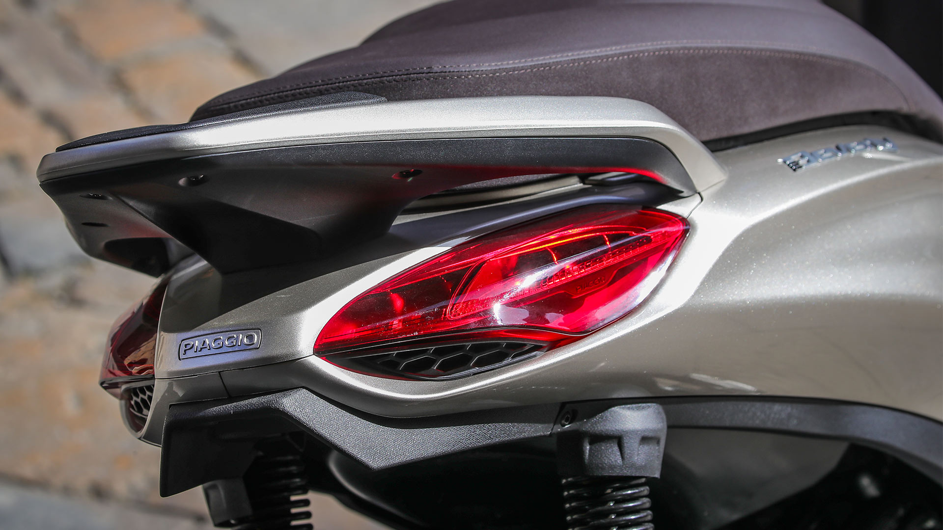 PIAGGIO BEVERLY 300 SPORT - piaggiogroup.ba